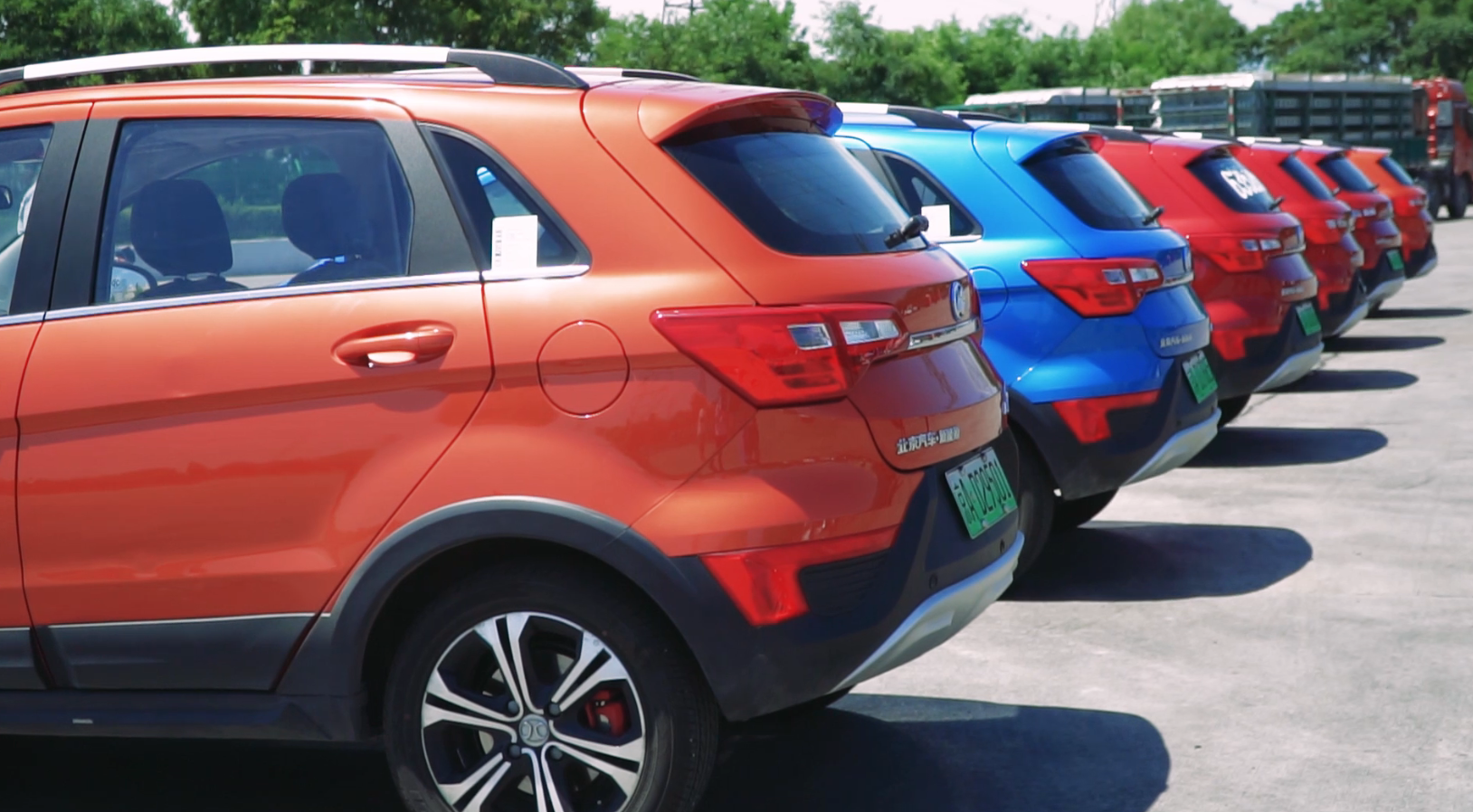 综合续航可高达398公里,晚上充电白天开的北汽EX360驾乘体验!