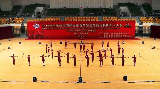 乐器空间:津宝行进艺术节北京师范大学第三附属中学行进旗舞表演