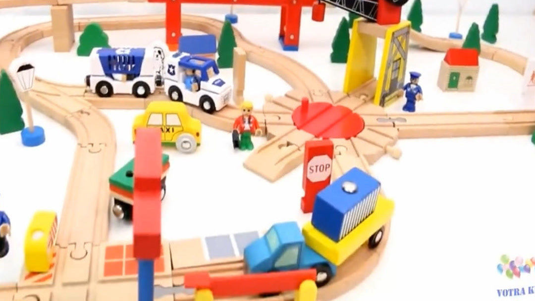创意玩具 建造火车飞机汽车玩具木质轨道运行