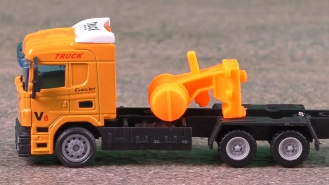 水泥搅拌车玩具:工程车搅拌车工作DIY组装定格动画片