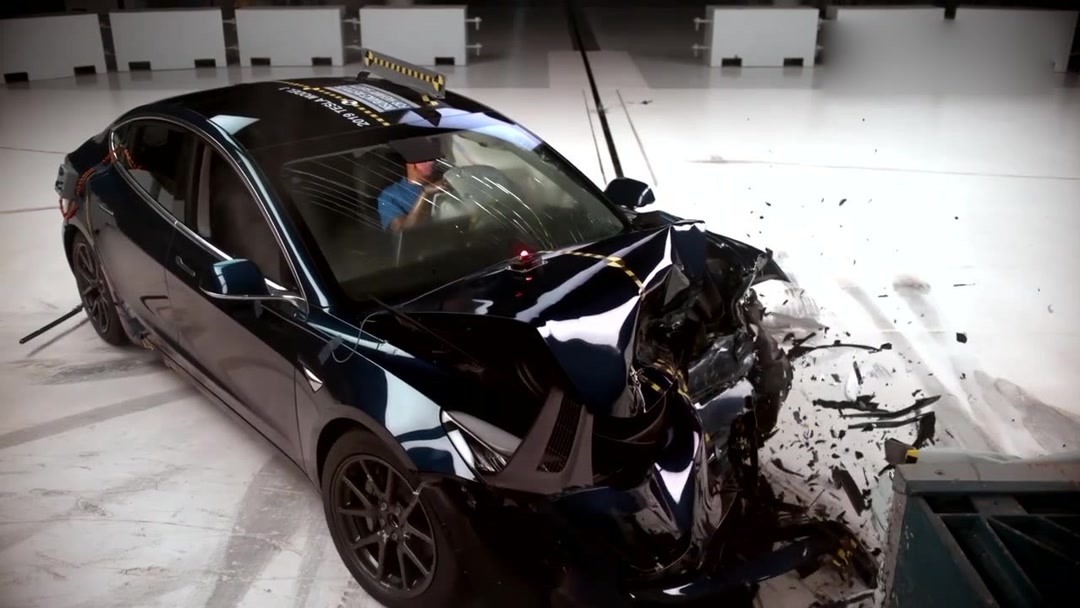 2019款特斯拉Model 3 欧洲5星安全碰撞测试现场,这结果令人满意