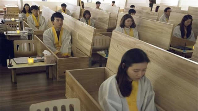 韩国出现"死亡学校",学生体验死亡,必须"死了"才能毕业