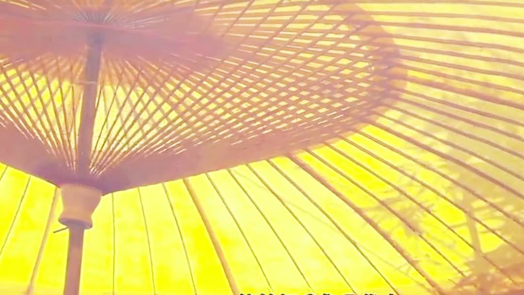 当油纸伞被年轻人赋予了新的元素,传统手艺怎么会难以传承……