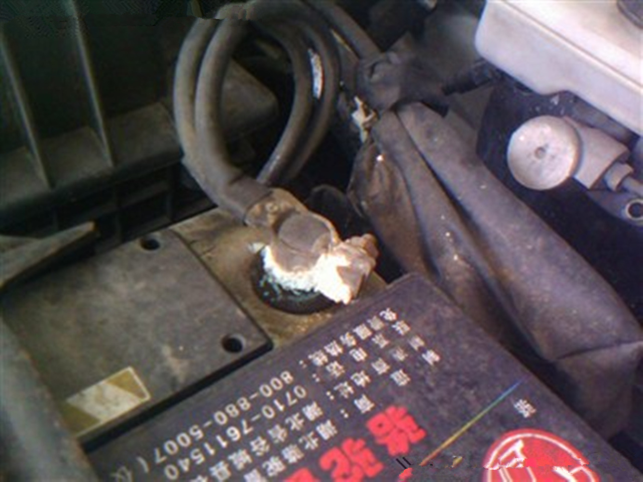 发动机抖动与电瓶有多大关系?老技工精准分析,受益匪浅!