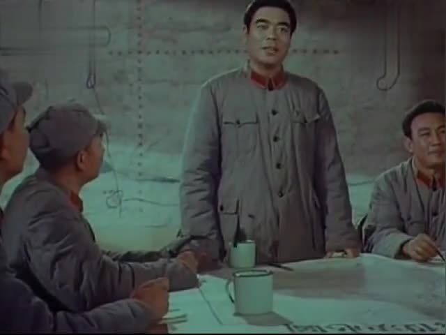 领导刚给指挥员透露一个消息,会议就马上召开,要这样打一仗!