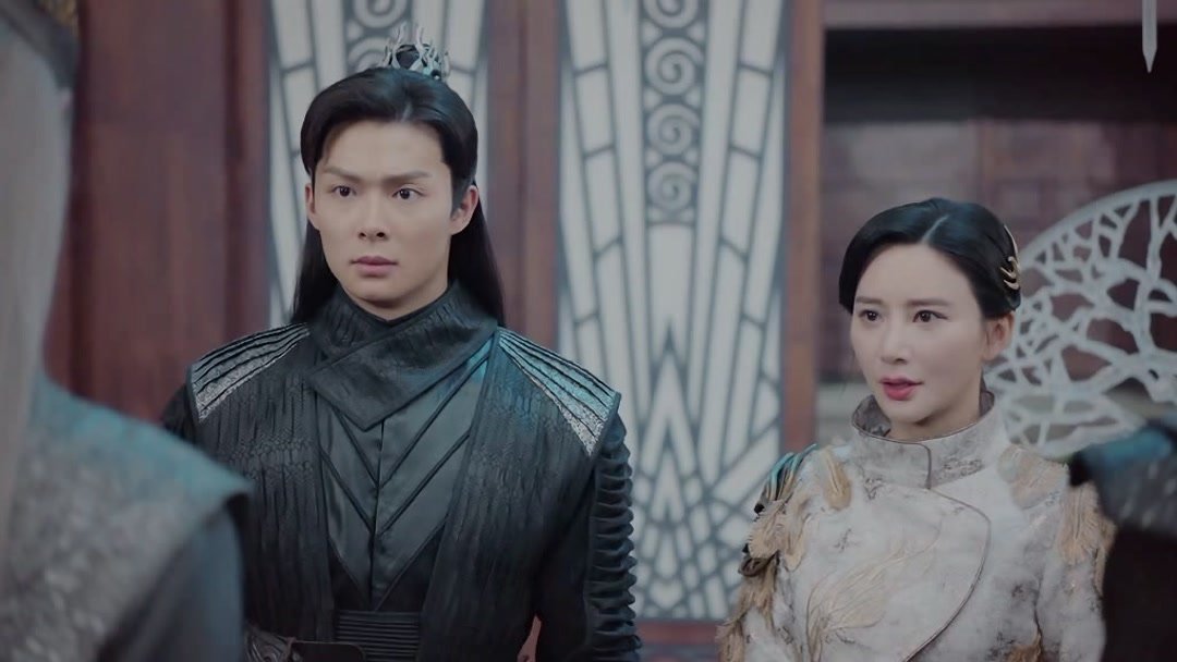 《临界天下》泱泽讲述幽花昏迷原因 天极的衣服被抢走