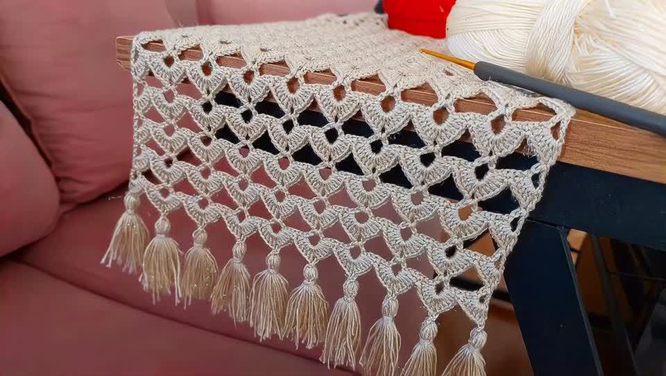 钩针编织时尚精美的围巾,简单易学,母亲节仿一条送妈妈吧