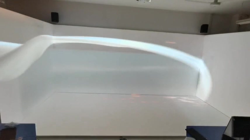 三江学院沉浸式投影 多通道投影融合 四折幕沉浸式投影