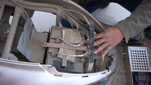 电动车电池用一年多坏了要不要换?如何才能继续使用?