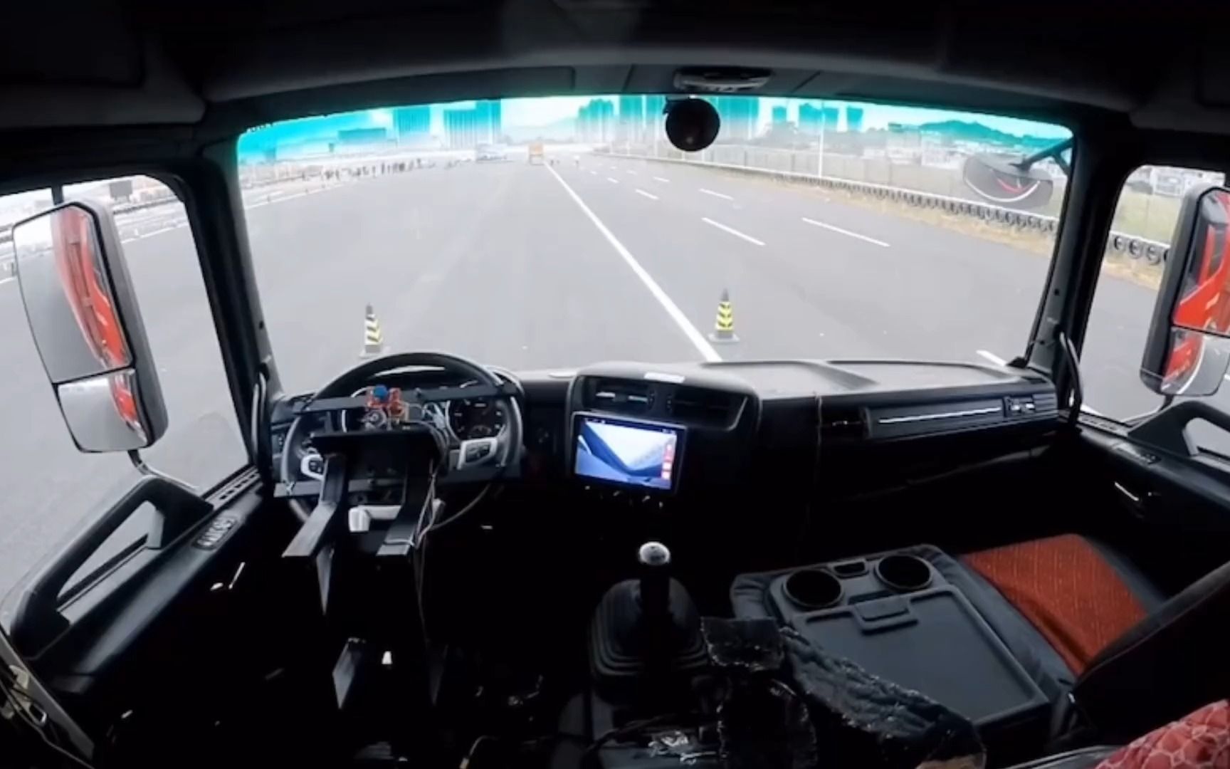 传祺M8宗师版,连环碰撞测试完整版现场实录,安全才是真的豪华