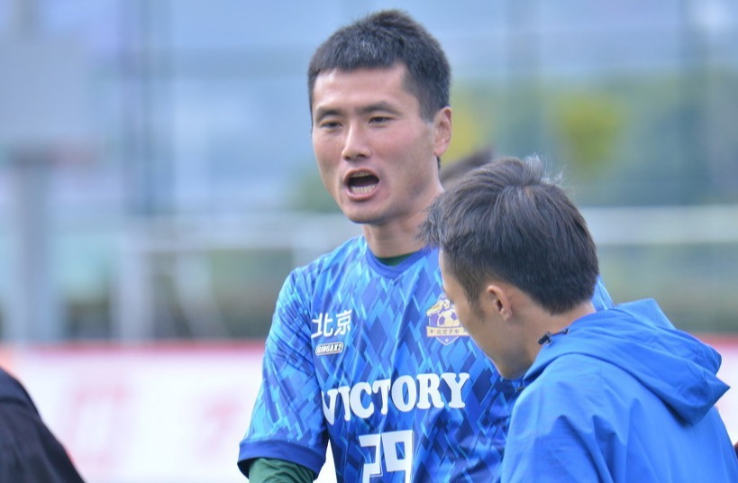 邵佳一踢球到底什么水平?精彩漏球+晃过后卫 回顾邵佳一德甲比赛