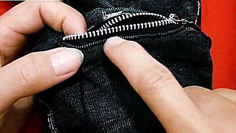 牛仔裤膝盖破大洞了咋办?别着急,宝妈教你1招轻松修复,简单实用!