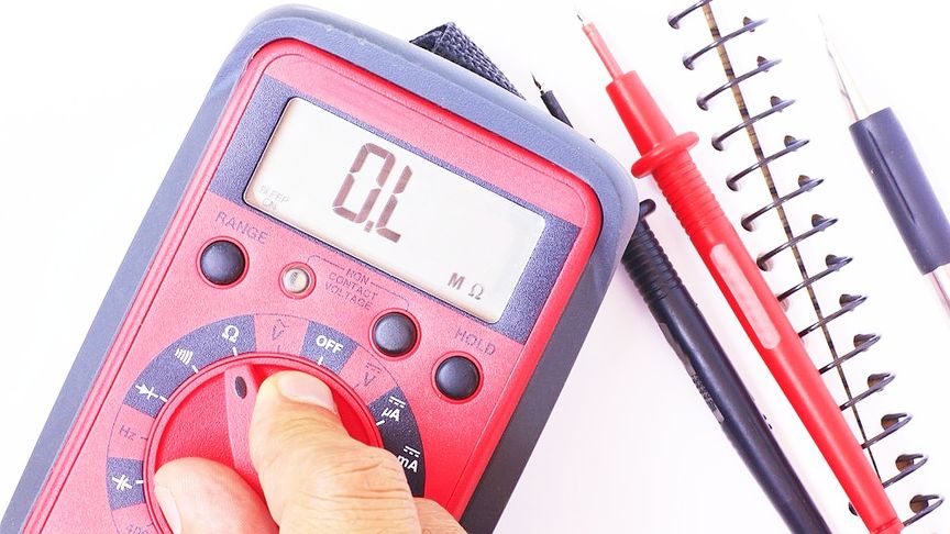 万用表你只会用来查故障,太浪费了,教你2个技巧,让你爱不释手