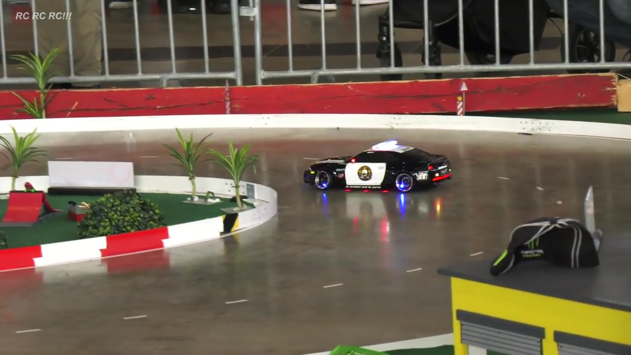 RC遥控车漂移,简直不能更帅了