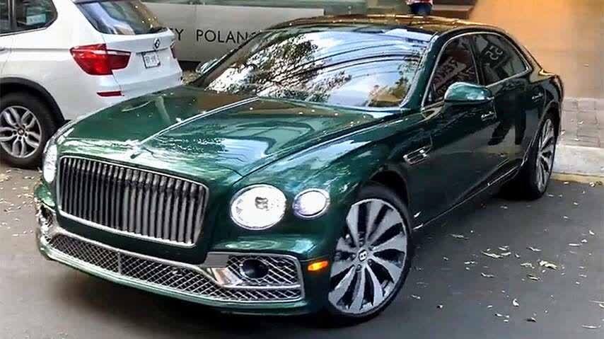 300万的2021款宾利飞驰,近距离感受下这气场,劳斯莱斯靠边站