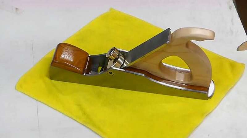 这种木匠刨子太有智慧了,几百年了都还有人用,看看如何制造的