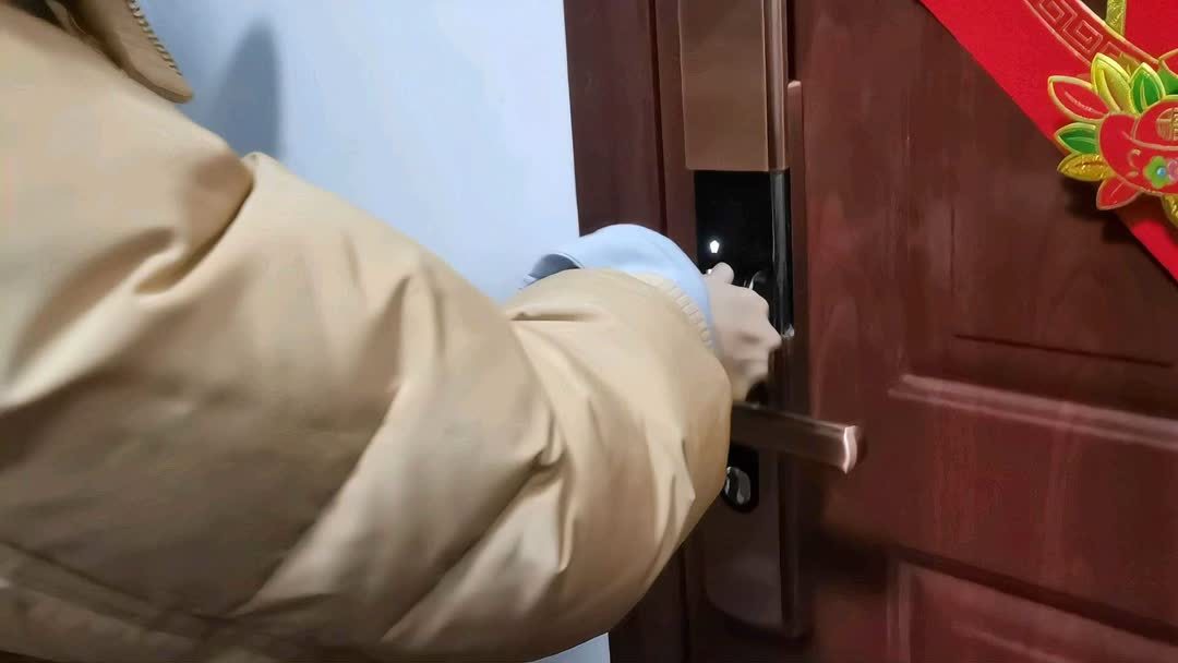 指纹锁设置使用,如何让半自动指纹锁成为自动关门上锁