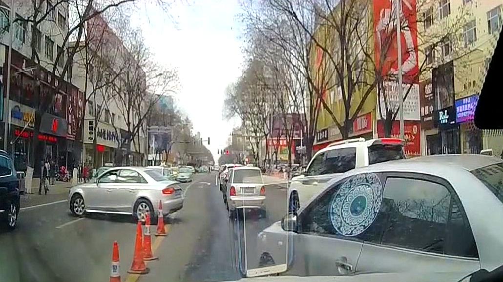 行车记录仪拍下车祸的瞬间,帮您提高出行安全意识