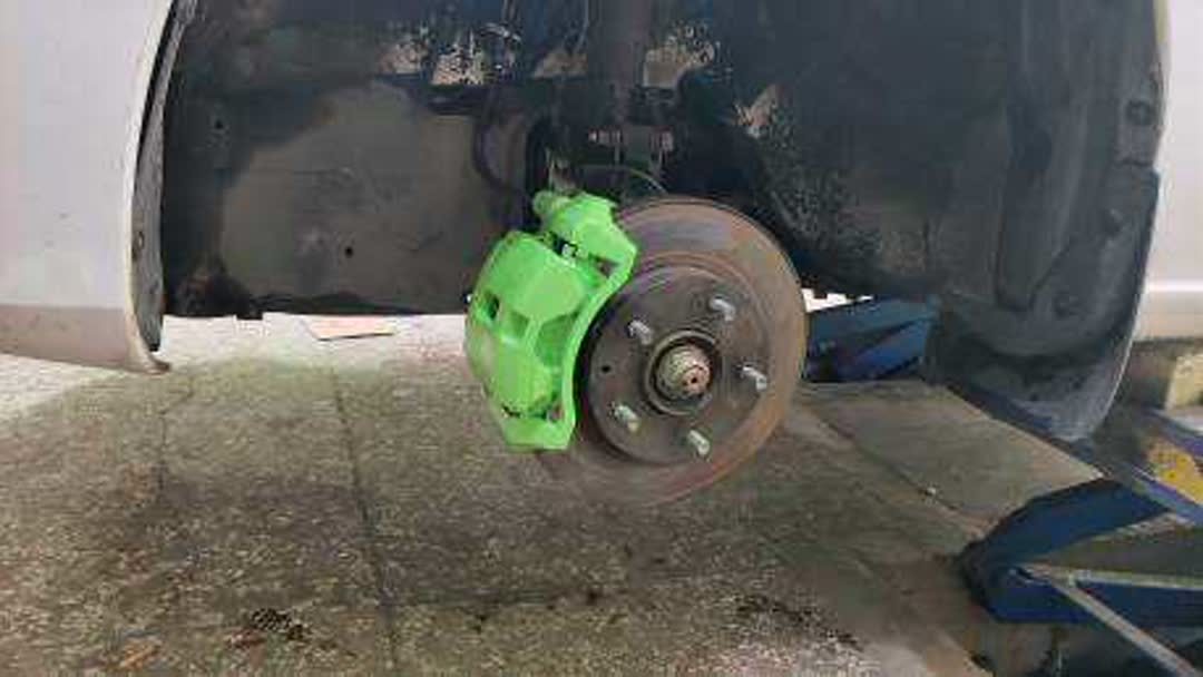 刹车时,这4种异常最常见,修理工教你正确辨别,能省不少维修钱