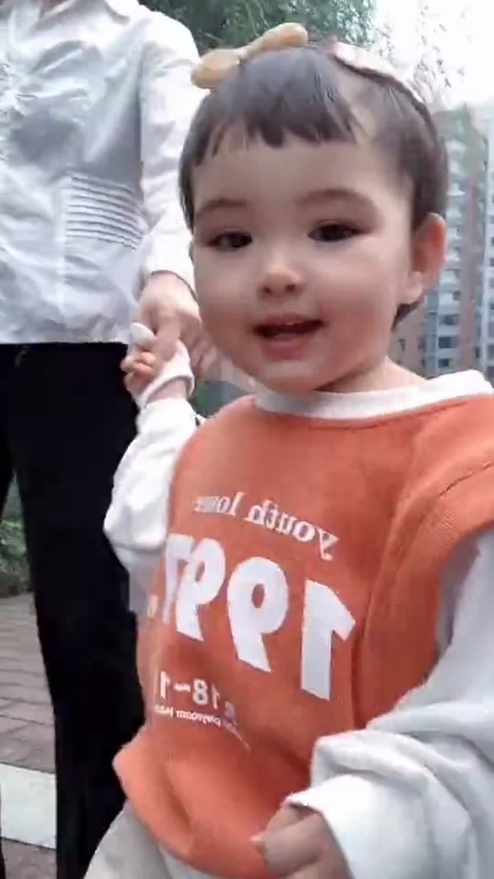 今年的中秋比往年更像过春节啊,降温也快,秋冬装还没到只能乱七八糟...