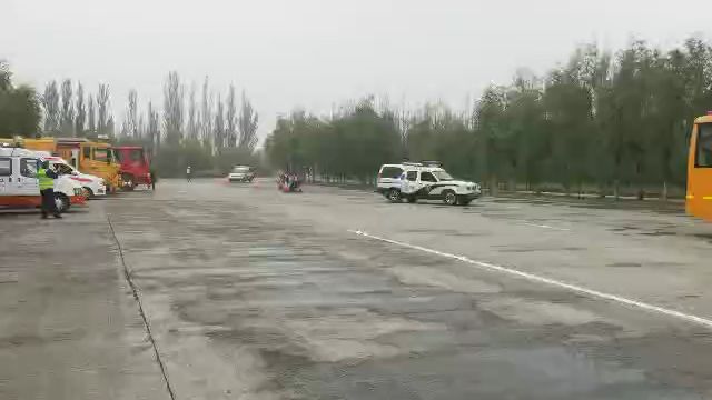 山西高速二支队二大队召开校车重大道路交通事故应急处置演练