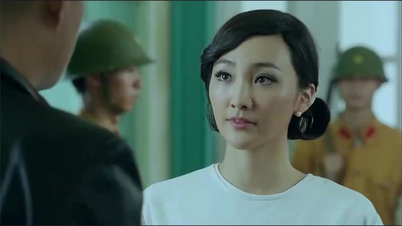 不可能完成的任务:帮大佐取子弹,这是没打麻药呀,看把大佐疼的