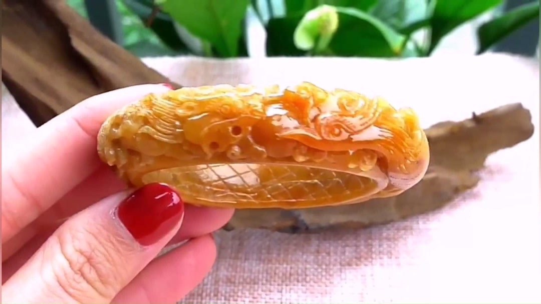 翡翠手镯有哪些样式,如何选择合适自己的翡翠手镯