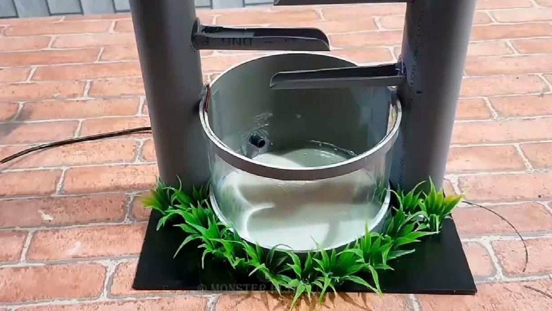 一堆不值钱的PVC管,硬是被加工出上千元的效果,这鱼缸太漂亮了