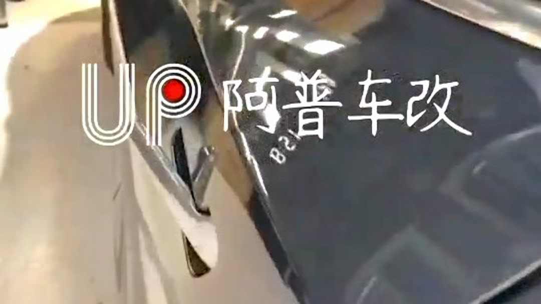 特斯拉model3智能电吸门,安全锁门