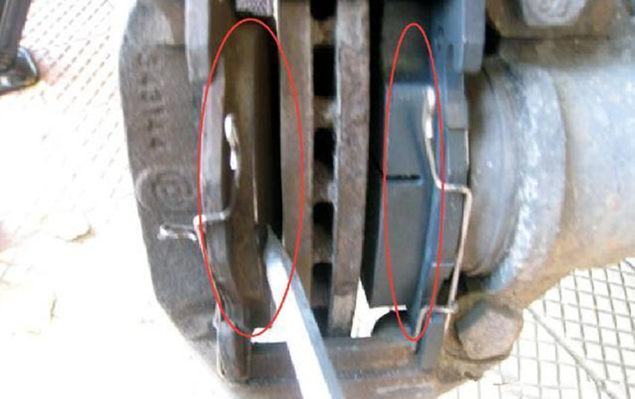 踩刹车发动机抖动怎么回事?故障来源竟然是它,建议大家及时处理