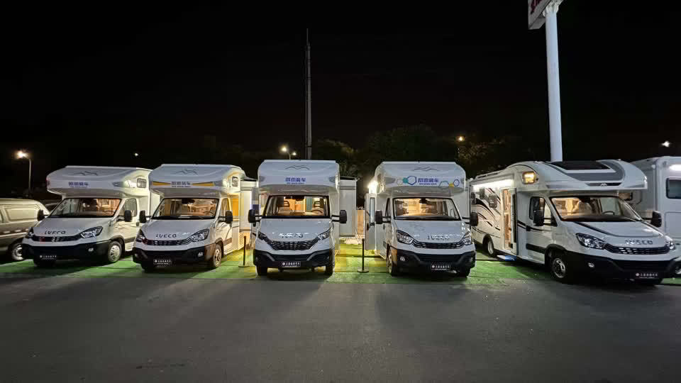 依维柯双拓展房车,云游房车,很有性价比的选择