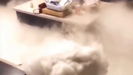 搞笑解说:这个门的作用是什么?