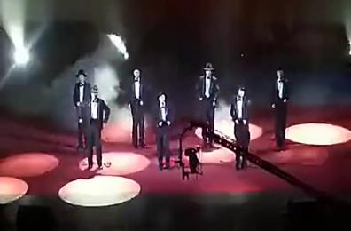 年会创意节目 搞笑舞蹈串烧表演