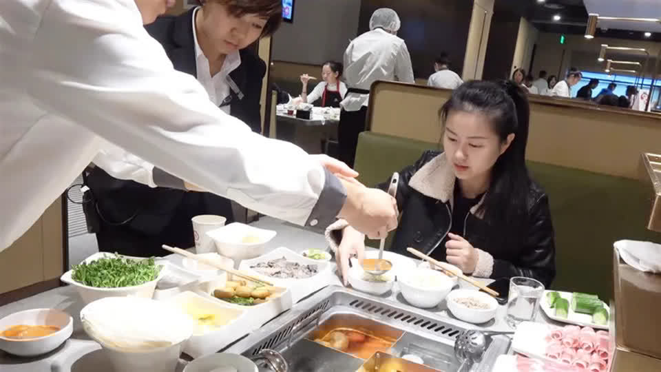 都说去海底捞吃的是服务,果然是真的