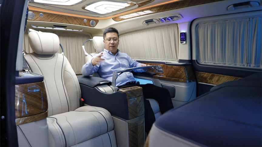 全车仅4座,售价超越埃尔法!这台22款奔驰头等舱,是你的菜吗?