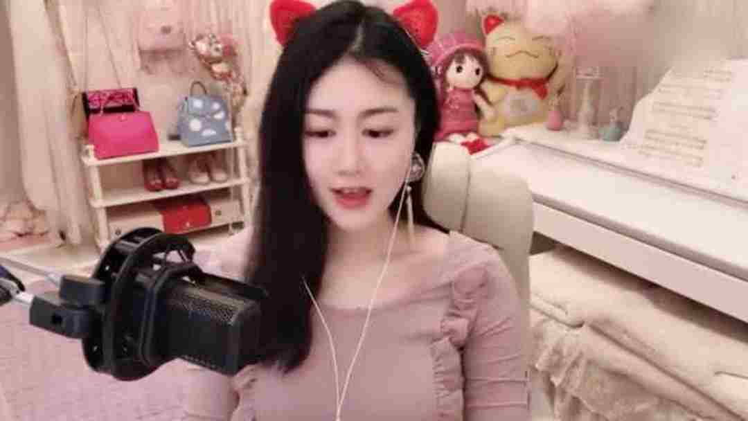 《想你的时候问月亮》亲爱的你不知现在怎样,夜深人静是否把我想