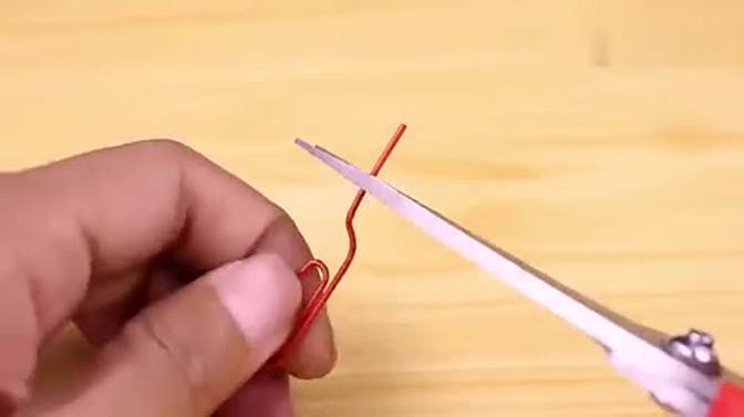 手机取卡针掉了怎么办?这样一招教你搞定