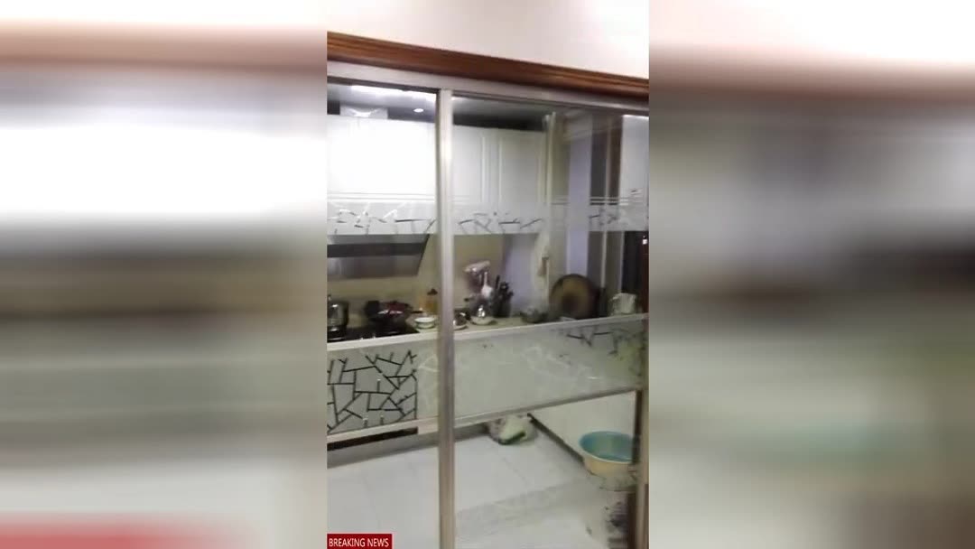 修厨房玻璃推拉门卡死推不动