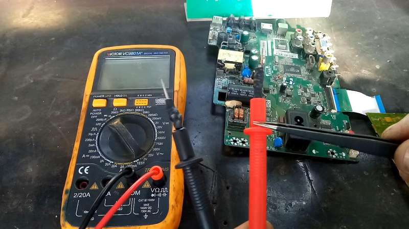 现在出的万用表表笔都有护套是干吗用的 听老师傅为你娓娓道来