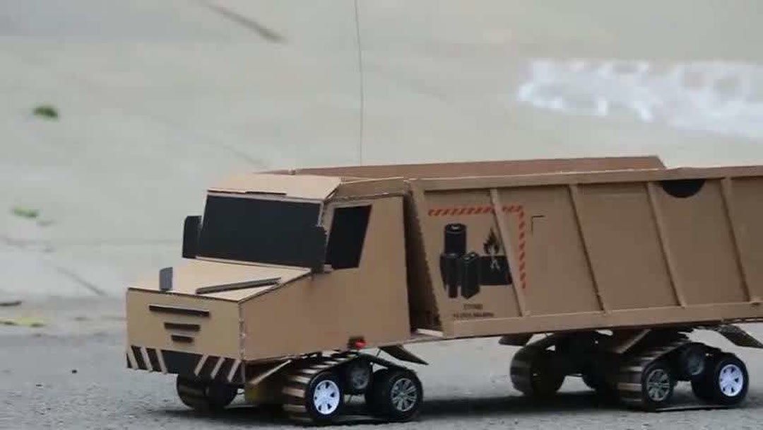 手工大神用硬纸板制作mini大卡车