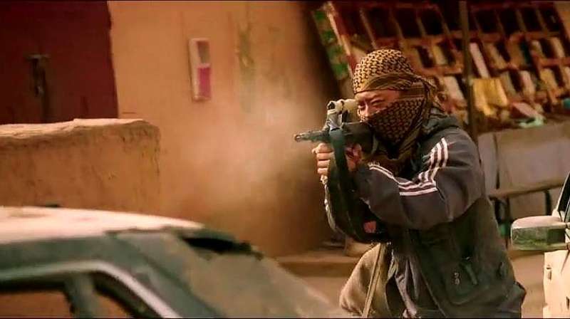 红海行动:恐怖分子的狙击手打抢太精准,打中了蛟龙小队队员