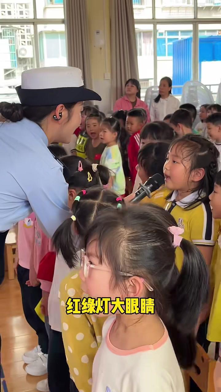 传递安全守护未来#交通安全@公安部交通管理局