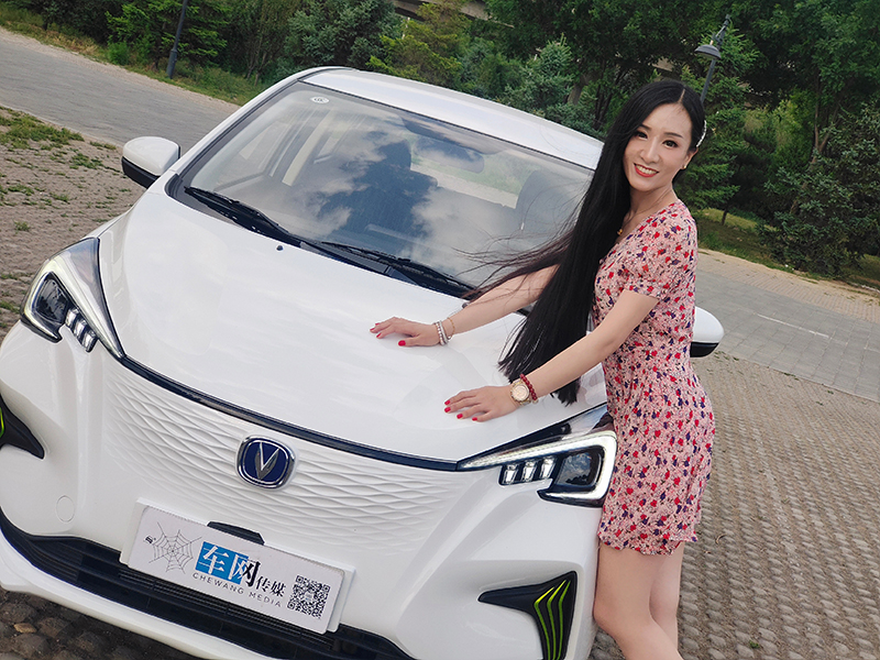 可盐可甜的代步小能手 试驾长安新能源奔奔E-star