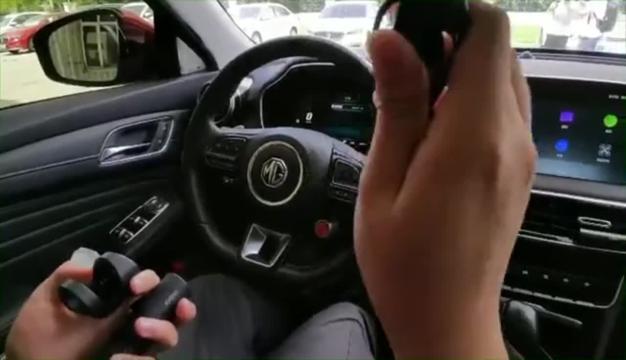 行车记录仪很多人用,很少像名爵HS可以显示于车机大屏幕