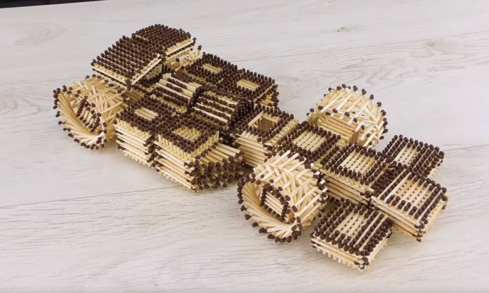 小伙用火柴自制F1赛车模型,还不用胶水,一把火烧了心不痛吗?