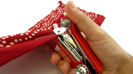 日本发明迷你缝纫机,外形像订书机,使用方式太方便!