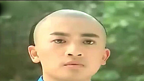 《还珠格格》:小燕子打容嬷嬷一巴掌,真过瘾!