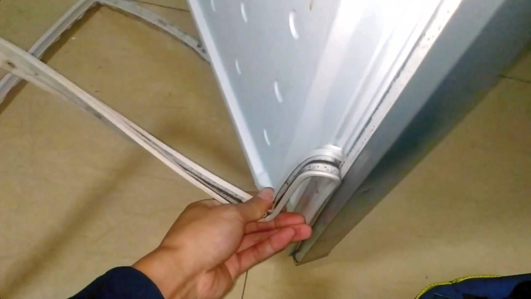 冰箱冷冻室反复结冰,遇到门封老化,这样处理下可以暂时解决问题