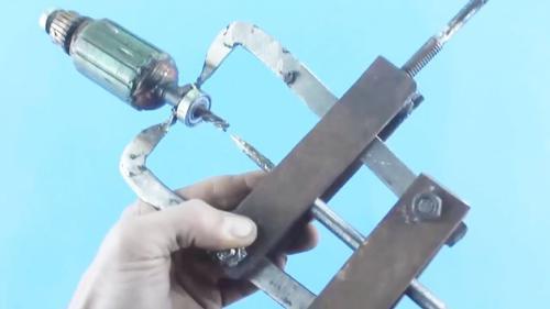 这个独创有意思,小伙自创轴承拉拔器,效果太好了