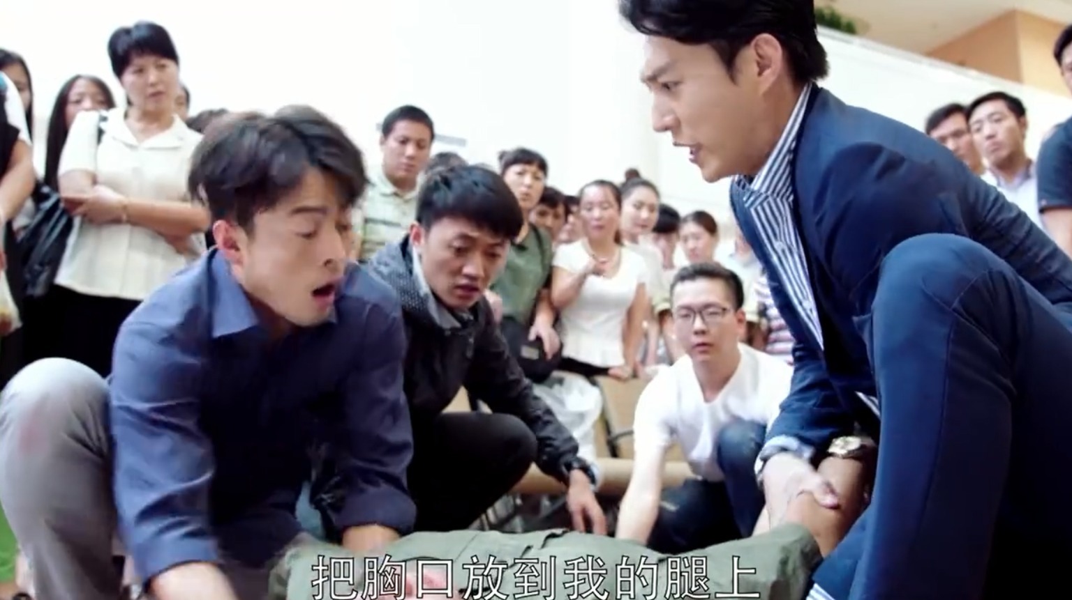 病人大咯血,来不及送急诊,庄恕路过当场起死回生!